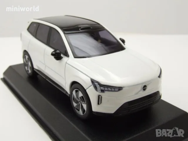 Volvo EX90 2024 - мащаб 1:43 на Norev моделът е нов в PVC дисплей-кейс ...
