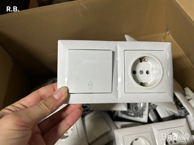 GUNSAN VISAGE бял цвят контакти и ключове в Друга електроника в гр ...