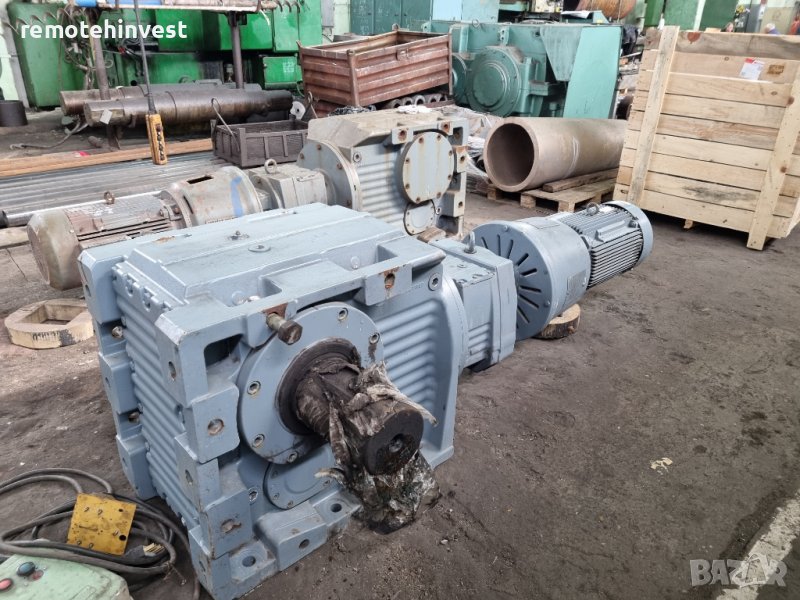 Мотор-Редуктор Sew Eurodrive K167 R107 AT542 DV180M4 в Други машини и ...